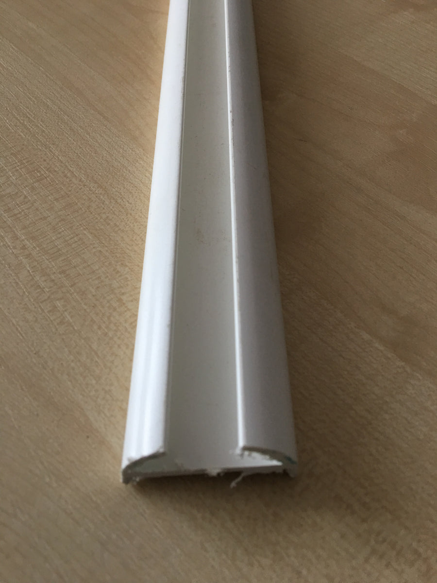 PLASTIC RUB STRAKE ( WITHOUT COLOURED INSERT) SOLD IN SINGLE METRE LEN ...
